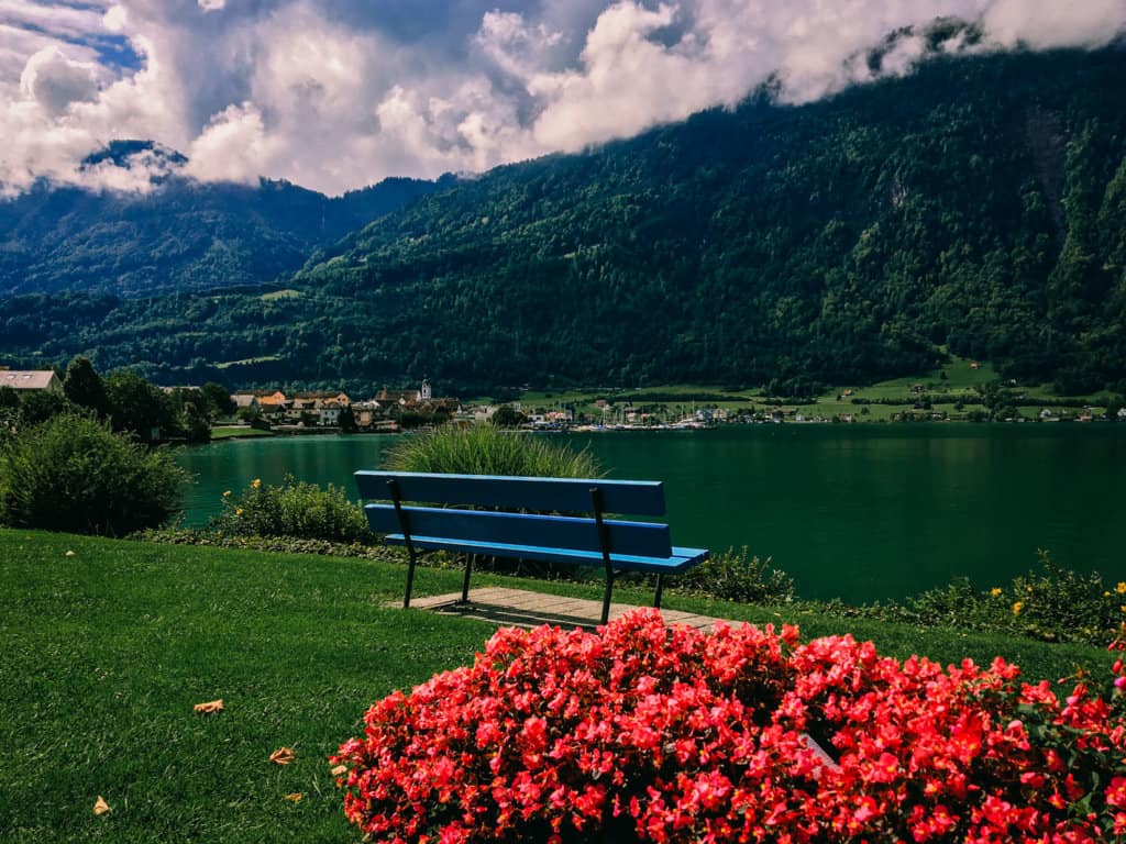 Scenic 2-hour bike ride around lake Lake Zug | tobinka