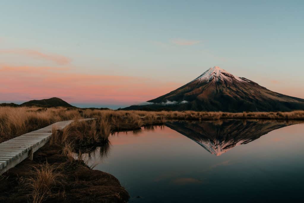 The spectacular POUAKAI TARNS Walk (Video) | tobinka